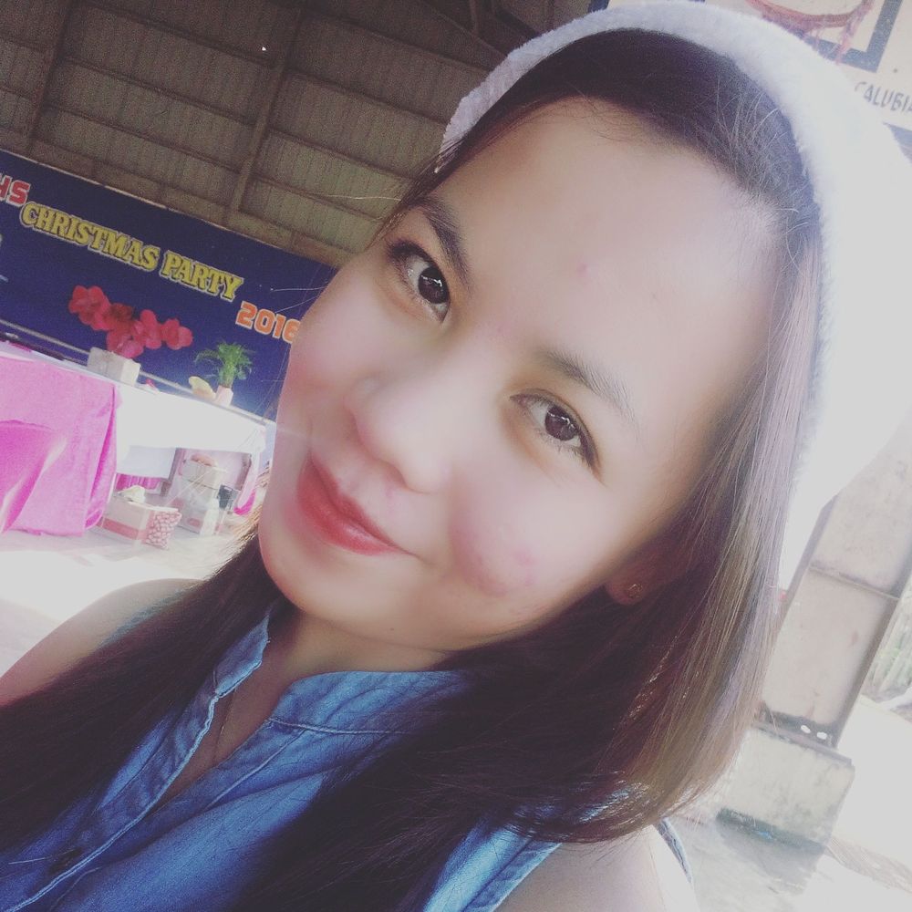 April Mae's Instagram, Twitter & Facebook on IDCrawl