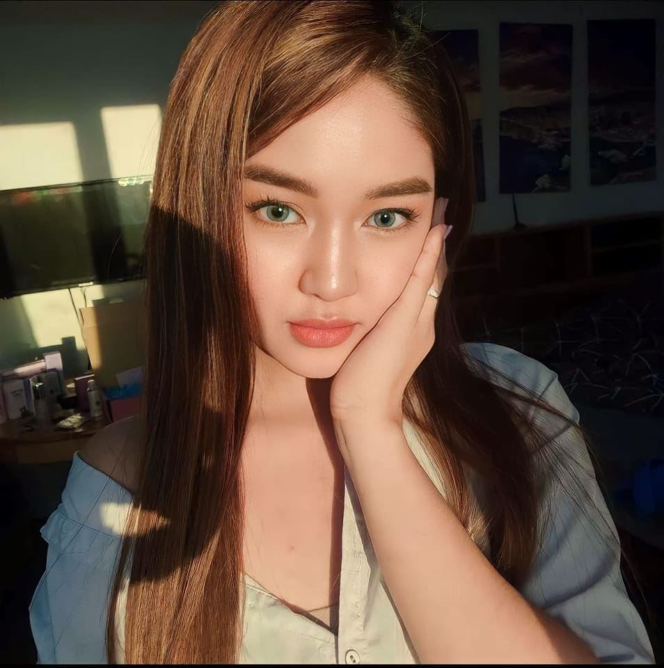 Drag & Drop Mockups and Frames by ericka02pascion - Raket.PH